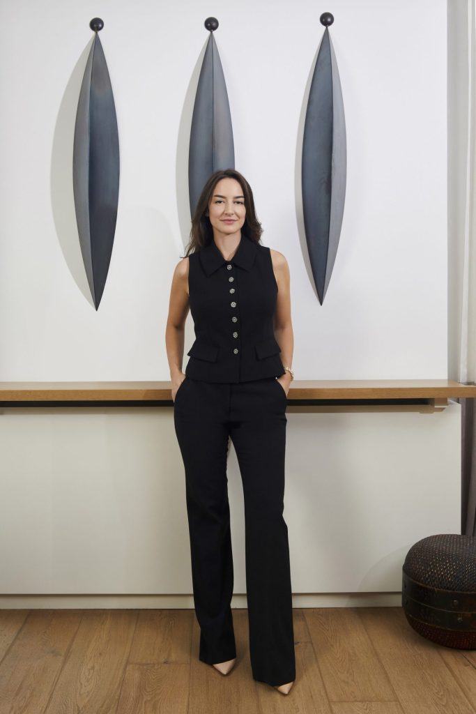 Ayşe Ünlütürk Bio - Ekoten